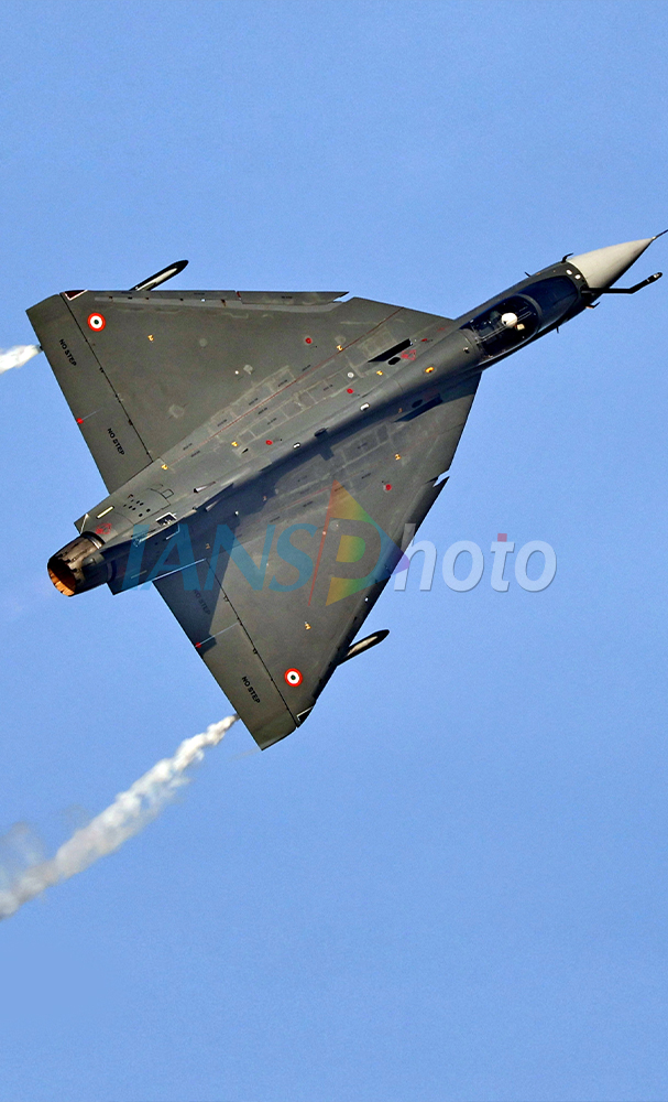 IAF Tejas aircraft crashes during aerial display at Dubai Airshow